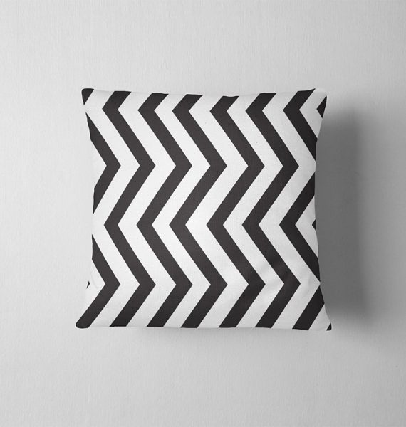 כרית זיגזג שחור לבן CP-011 – BOTTA